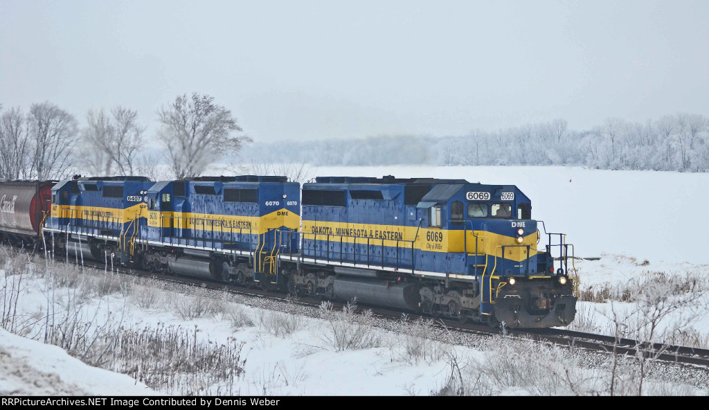 DM&E 6069, CP's River Sub.